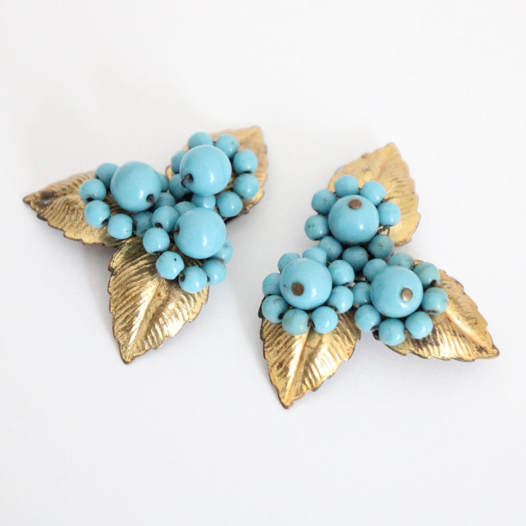 Vintage 1940's Turquoise Beaded Gold Leaf Dress Clips Vintage 1940's Turquoise and Gold Dress ...