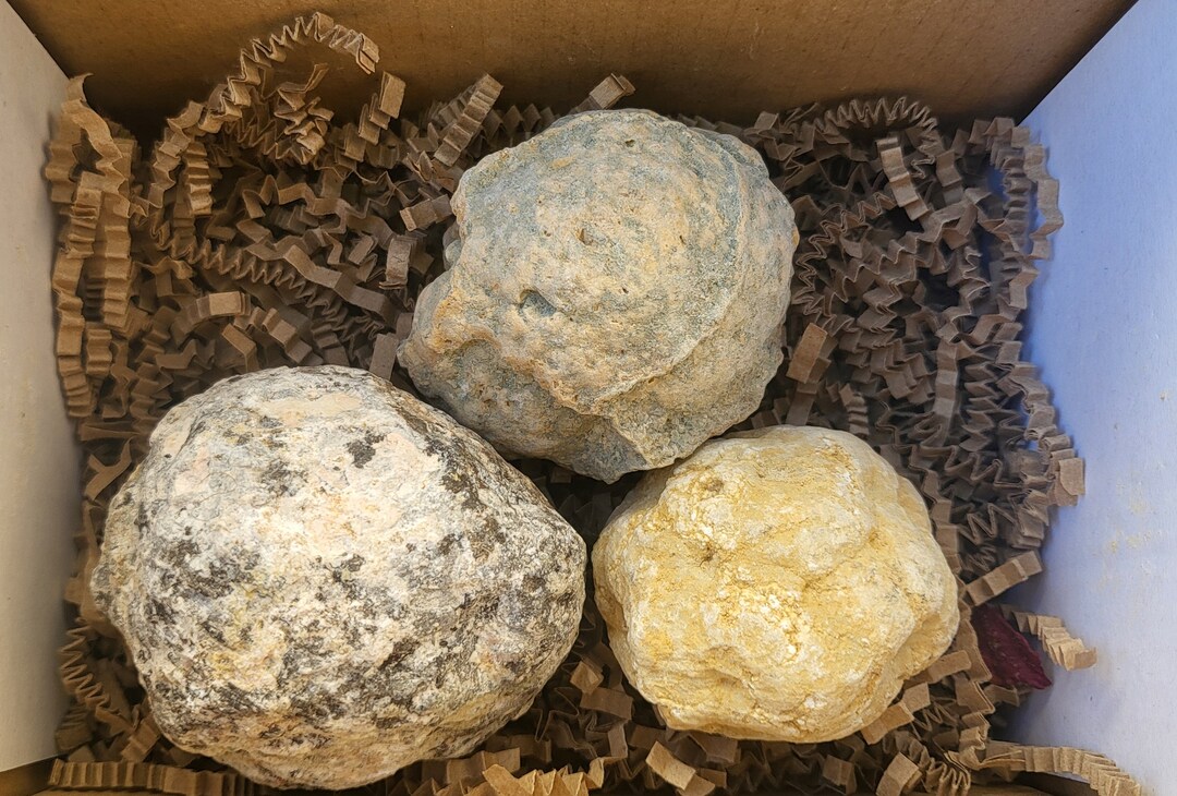 Break Your Own Geode Box Set Gift Box Three Geodes Trancas Crystal ...