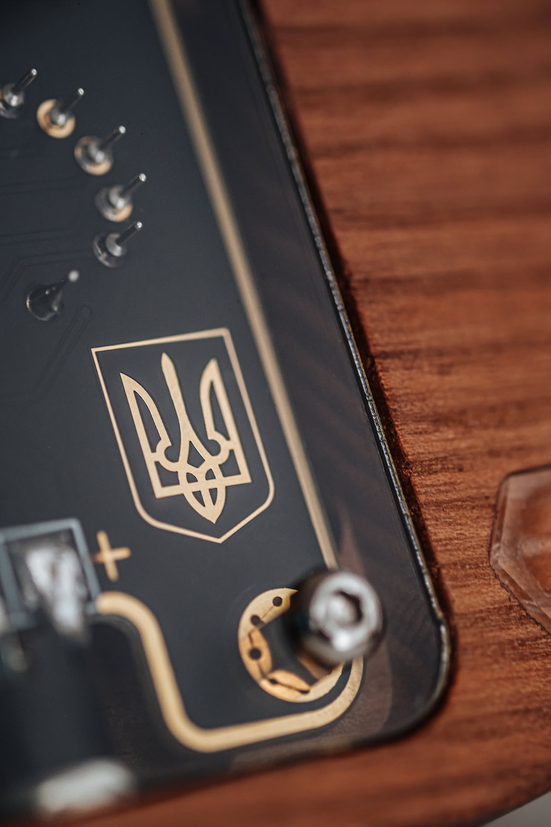 The Slim Time Capsule - IN-14 Nixie Clock in Wooden Case With a Plastic ...