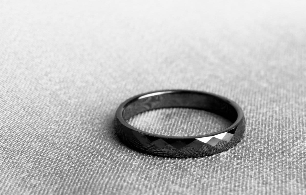 Simple Black or White Ring, Minimalist Ring, Faceted Ceramic Ring ...