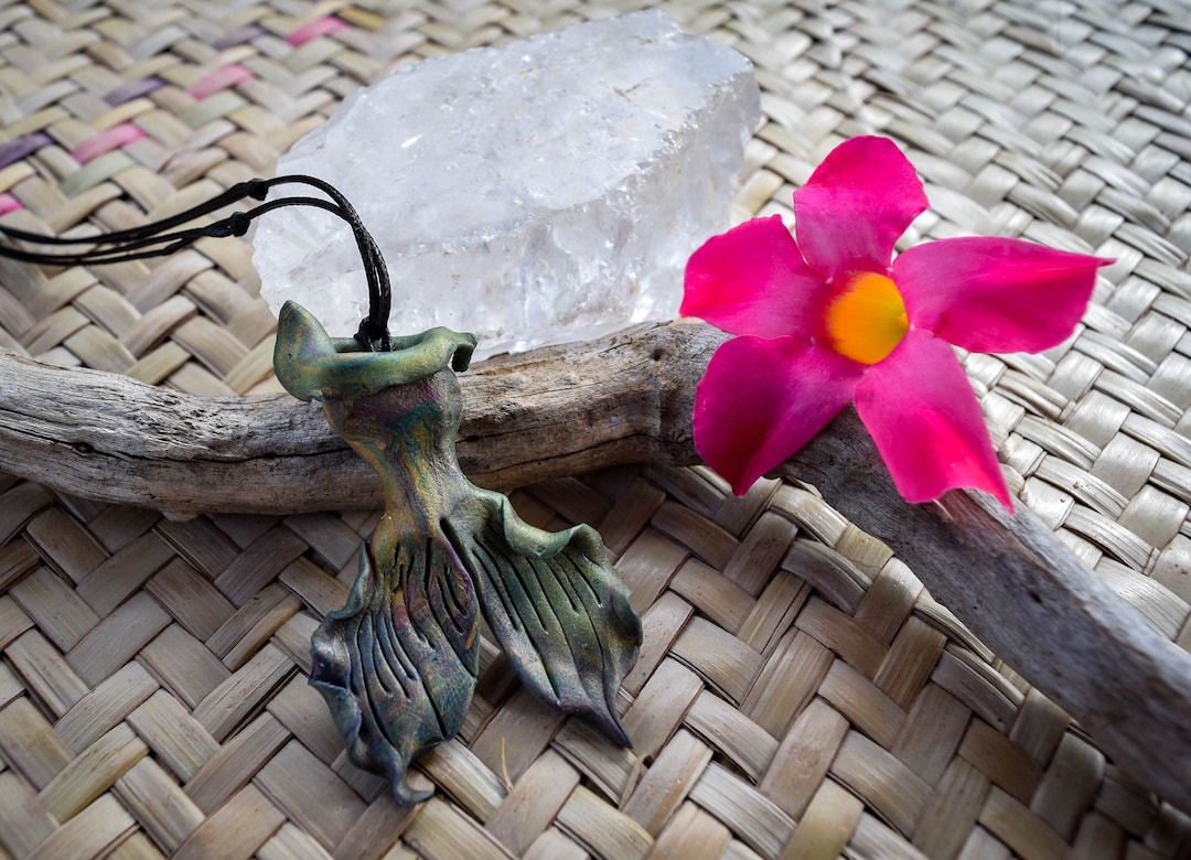 Aromatherapy Mermaid Necklace, Green Mermaid Tail Oil Diffuser, Anxiety ...