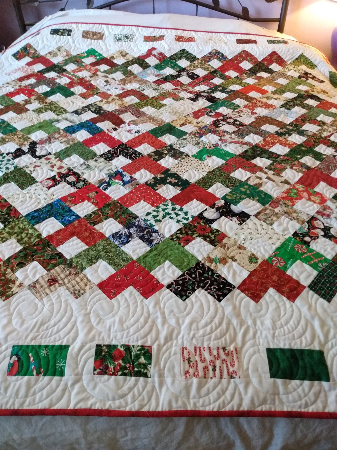 Christmas Scrappy Quilt - Etsy