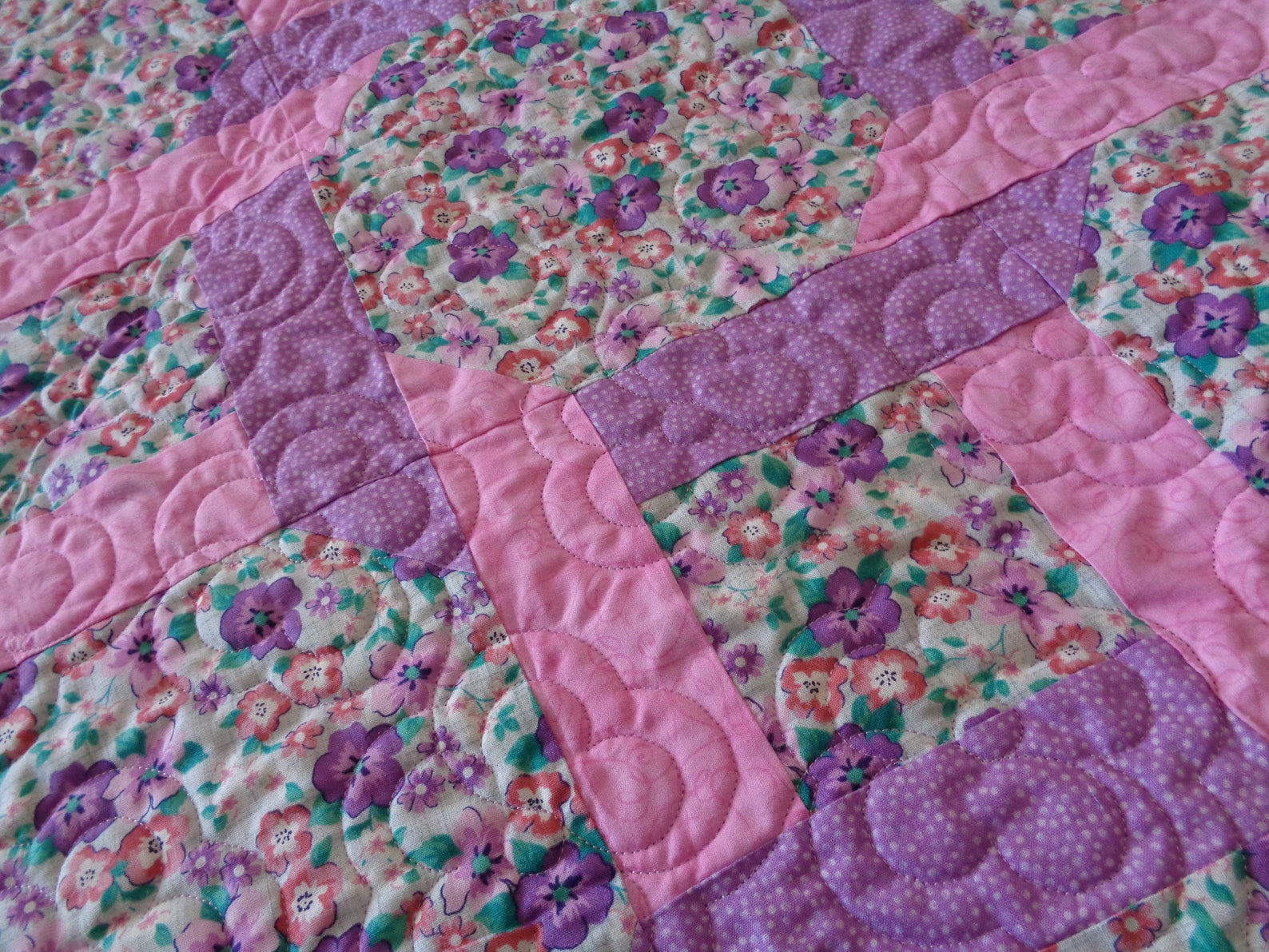 Suzette Pattern Quilt - Etsy