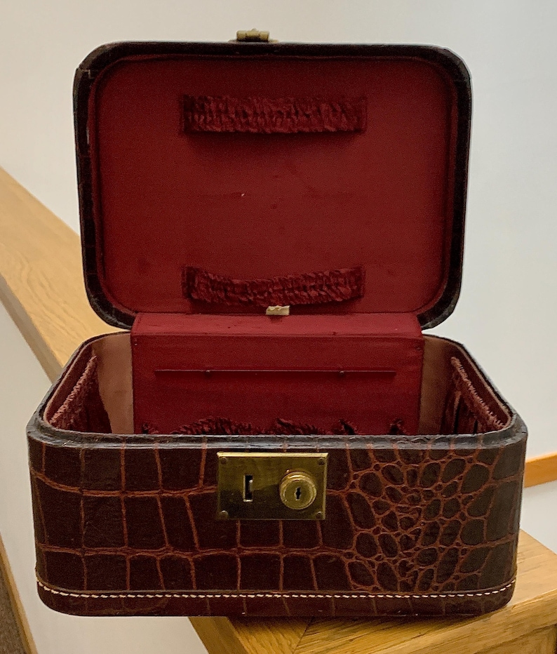 1940s Vtg Maximillian New York Hybrid Croc Leather Overnight Train ... 1940s Vtg Maximillian New York Hybrid Croc Leather Overnight Train ...