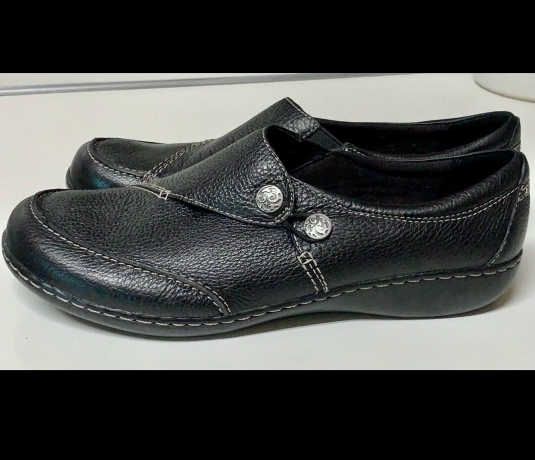 Women’s 12 Wide Pebbled Leather CLARKS Bendables Button Loop Clog ...