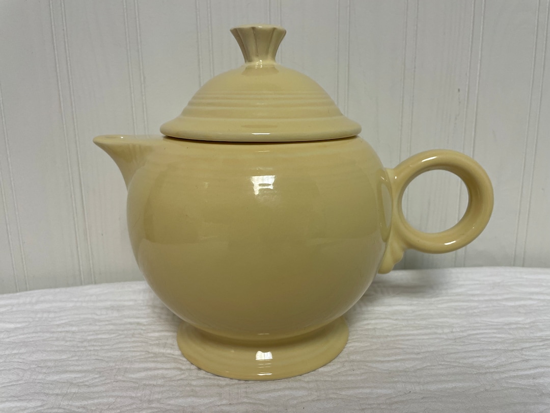 Retired Fiesta Ware Light Yellow Post 1986 Large 40oz Teapot Tea Pot ...