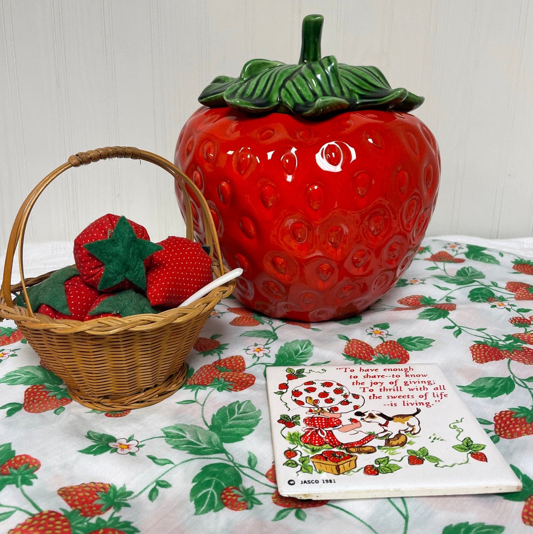 Vintage Lot of Strawberry Kitchen Items Cookie Jar Tablecloth Trivet ...