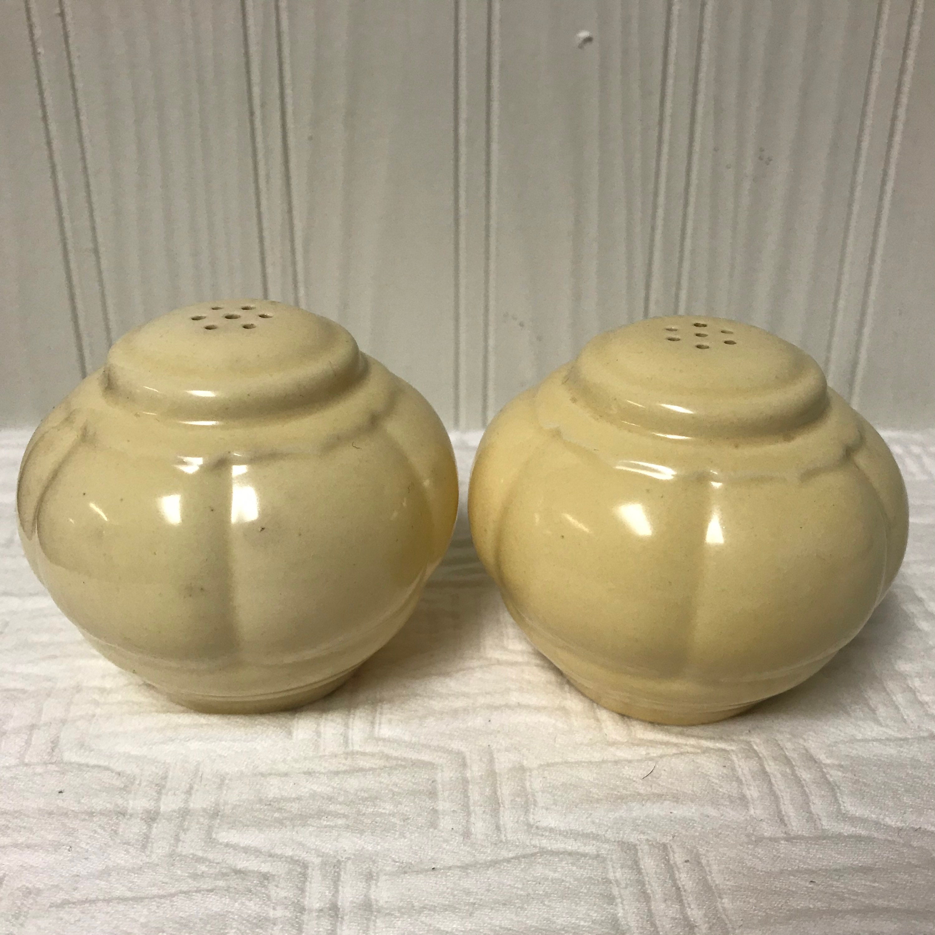 Homer Laughlin Salt & Pepper Shaker Riviera / Tango fiesta | Etsy