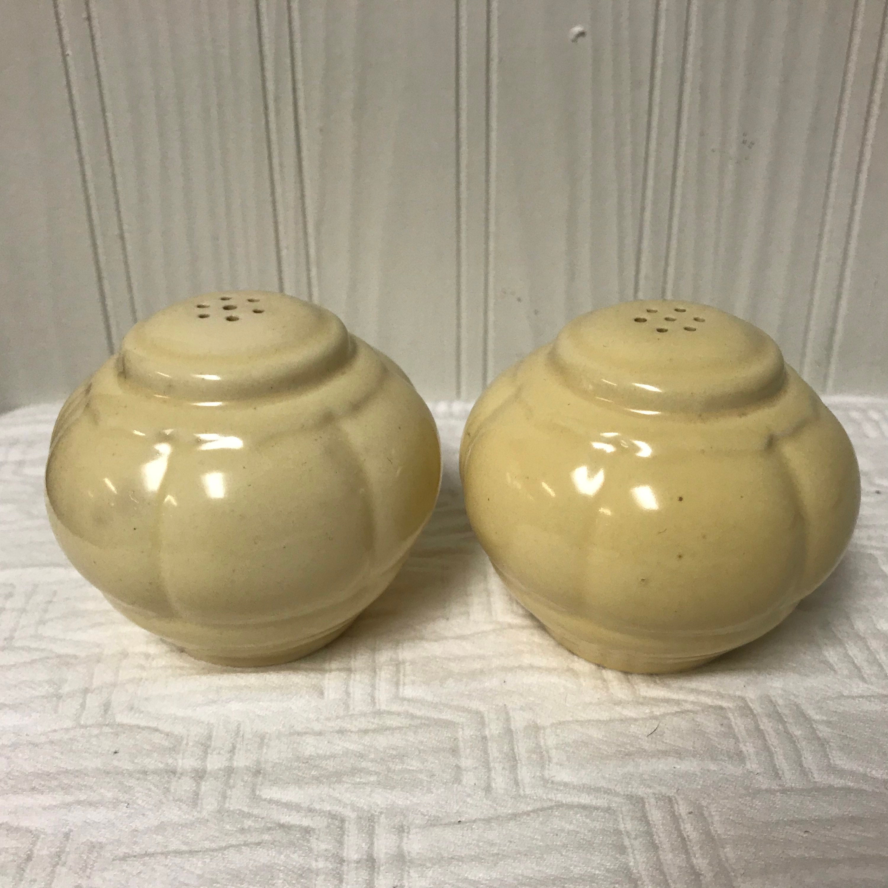 Homer Laughlin Salt & Pepper Shaker Riviera / Tango fiesta | Etsy