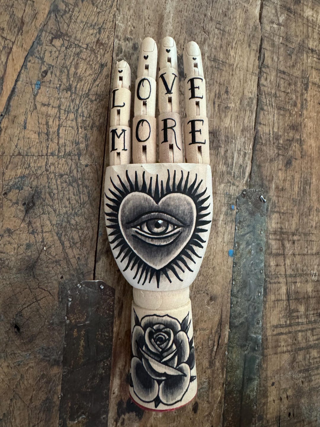 MINI Houten Hand Met Een Hart En Roos Tattoo-ontwerp - Etsy