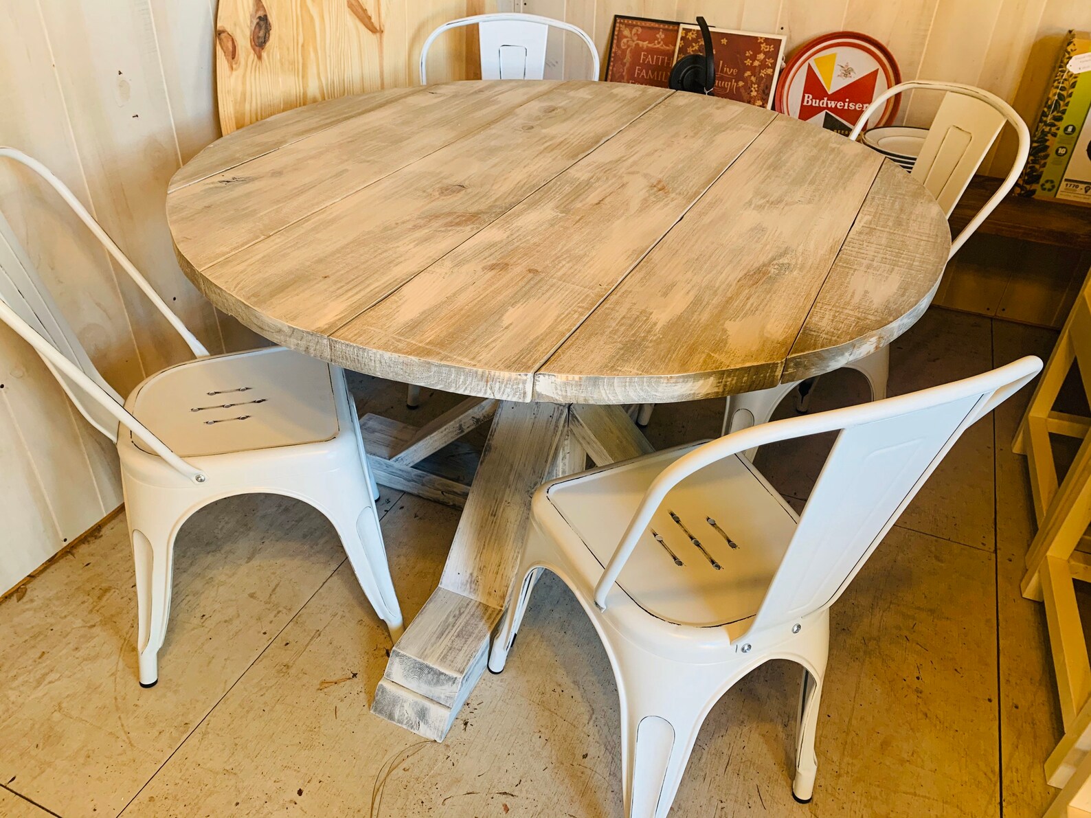 Round Rustic Farmhouse Table With Chairs Single Pedestal - Etsy