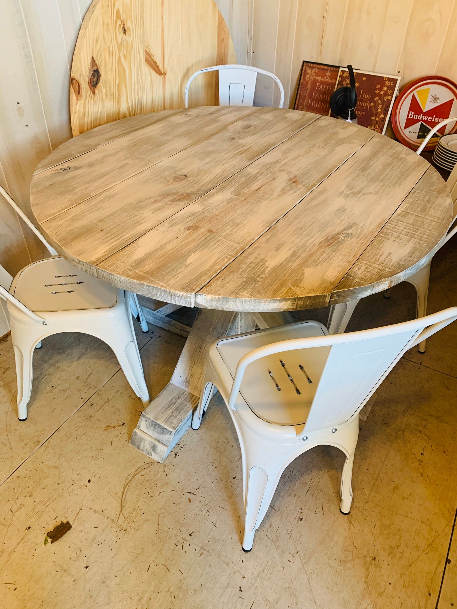 Round Rustic Farmhouse Table With Chairs Single Pedestal - Etsy