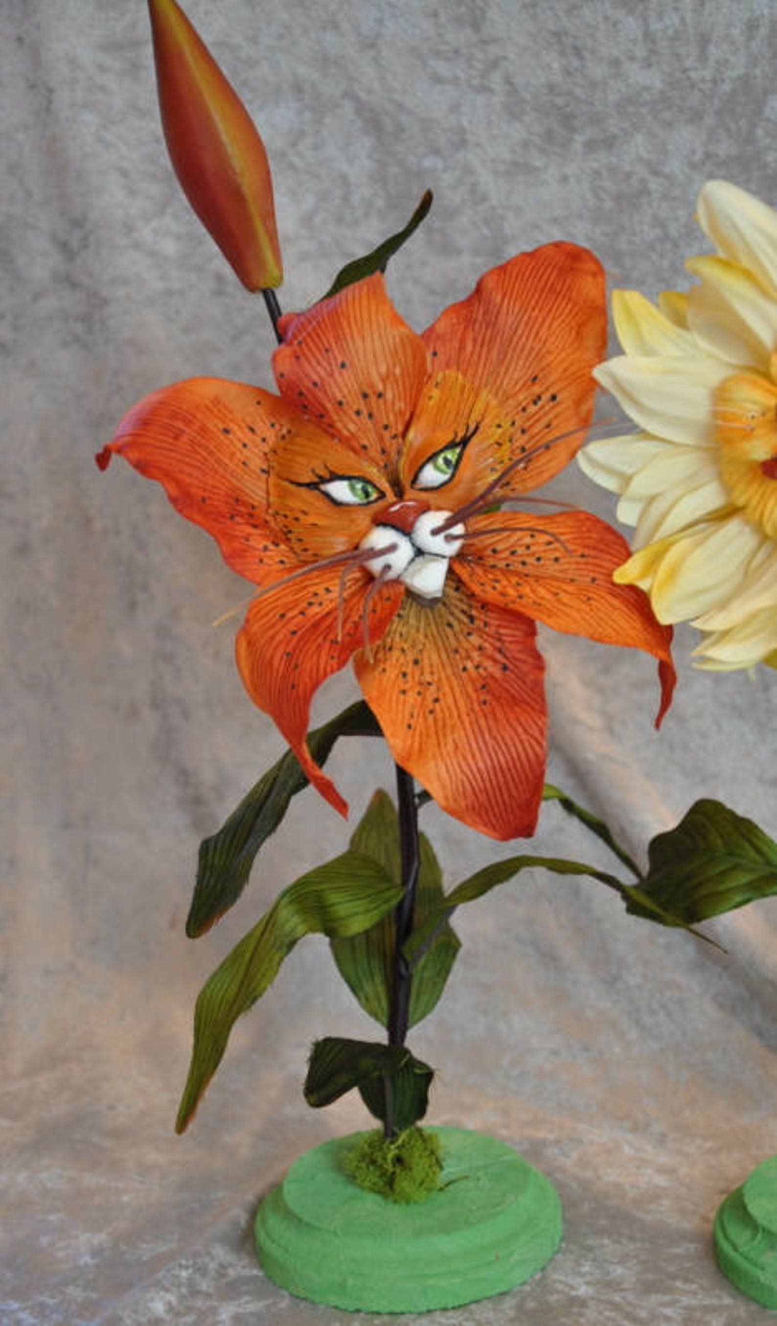 Alice in Wonderland (non)talking Flowers Orange TIGER LILY 1st Edition ...