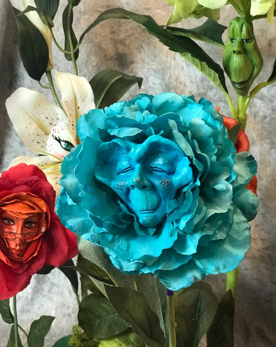 Flowers With Faces Alice In Wonderland