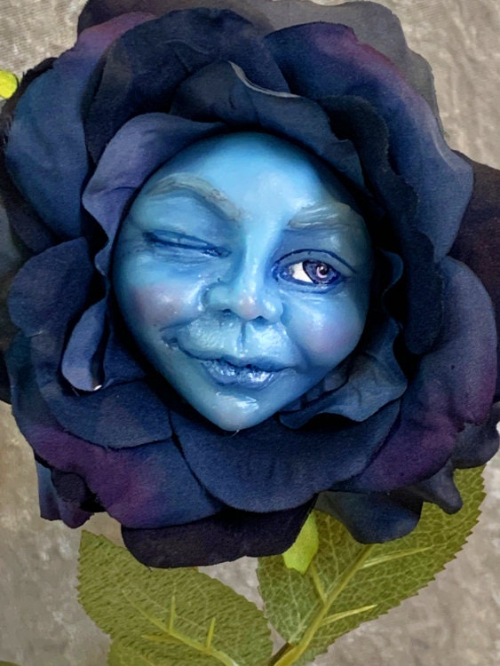 Alice in Wonderland (non) Talking Flowers ~blue Moon Rose by Sutherland ...