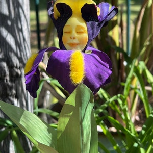 MUSING IRIS Alice in Wonderland non Talking Flowers for Parties, Props ...