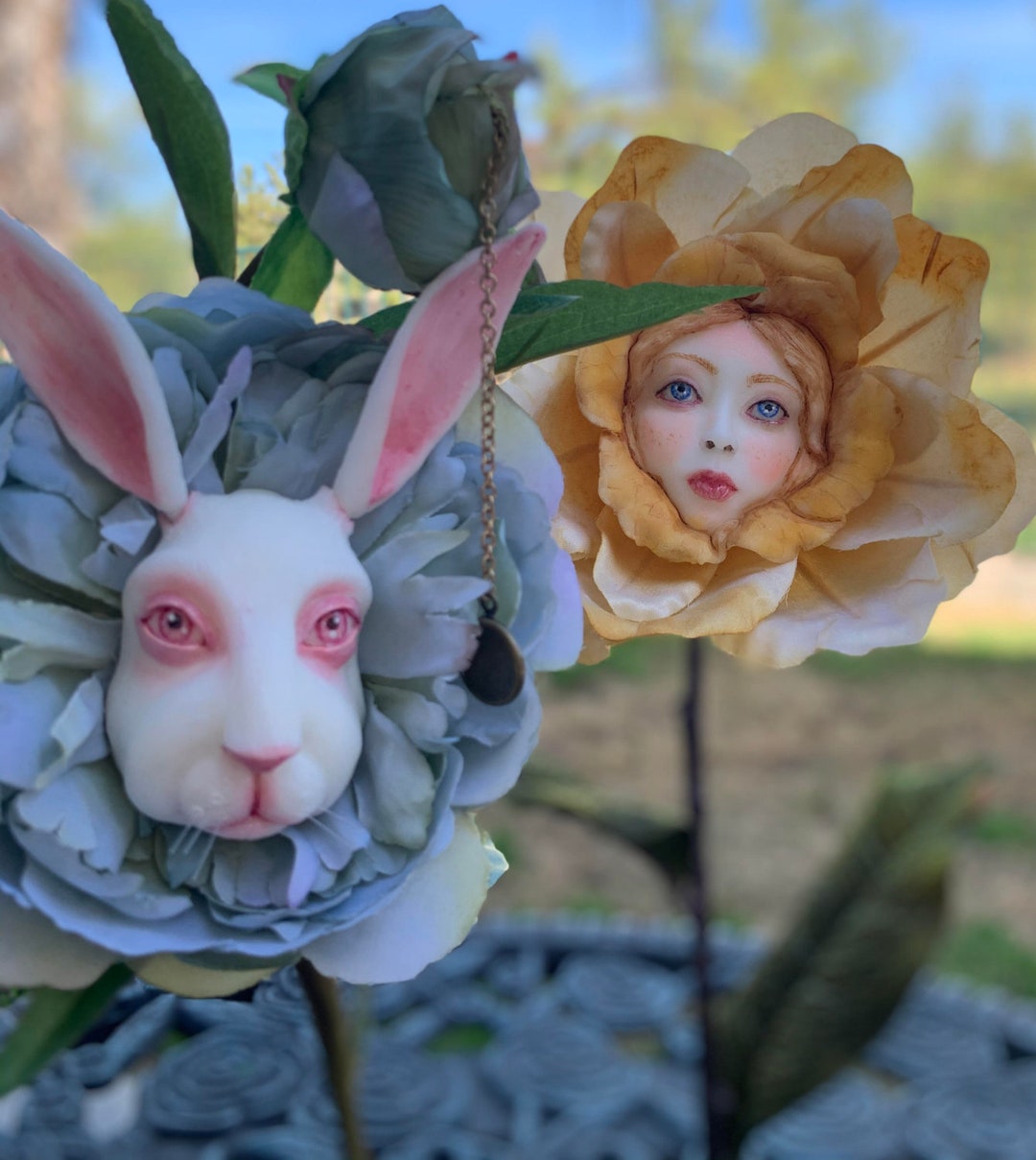 Alice in Wonderland (non) Talking Flowers "white Rabbit" Character ...