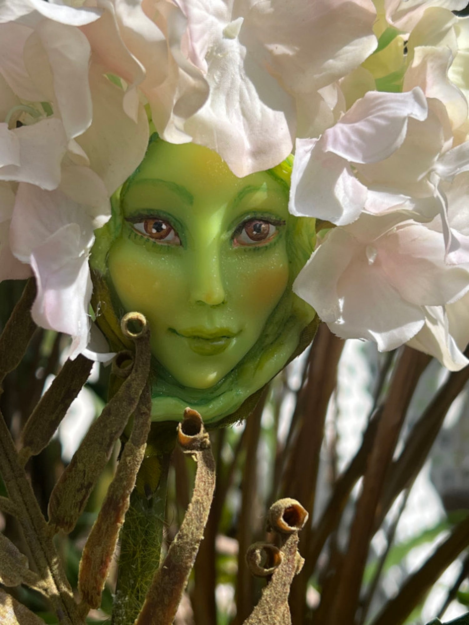 Nymph White Hydrangea Alice in Wonderland non Talking Flowers for ...