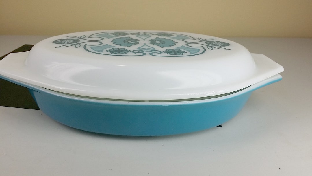 Vintage Pyrex Horizon Blue Divided Casserole With Patterned Horizon ...
