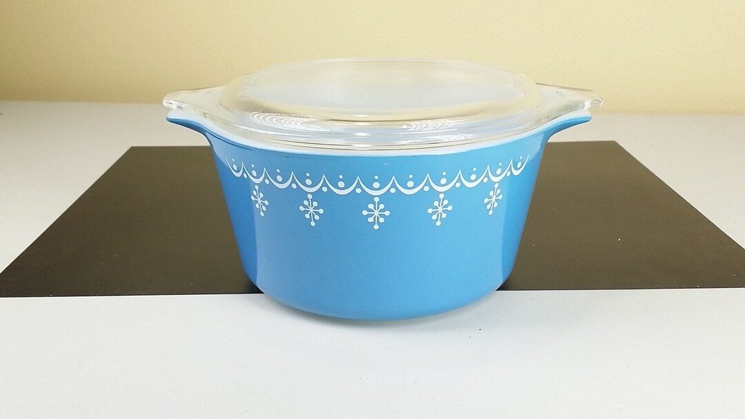Pyrex Blue With Snowflake Garland Pattern Casserole 473 With Glass Lid ...