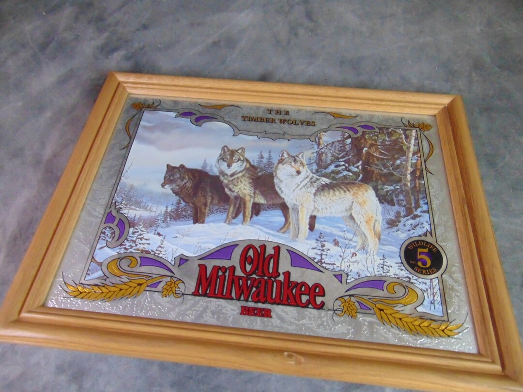 Old Milwaukee Mirror, Wildlife Series, the Timber Wolves, Pabst Bar ...