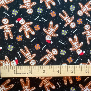 SANTA Hat Gingerbread Men, Skulls, Skeletons, X-mas Cookies, Bones ...