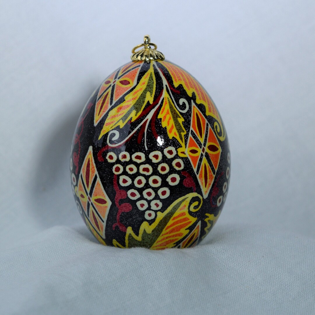 Chicken Egg Pysanky-grapes and Leaves-ukrainian Egg-easter Egg-tree ...