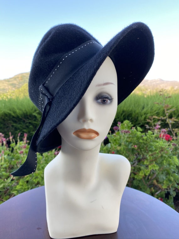 1940's Black Wool Tilt Hat with Grosgrain Ribbon with… - Gem