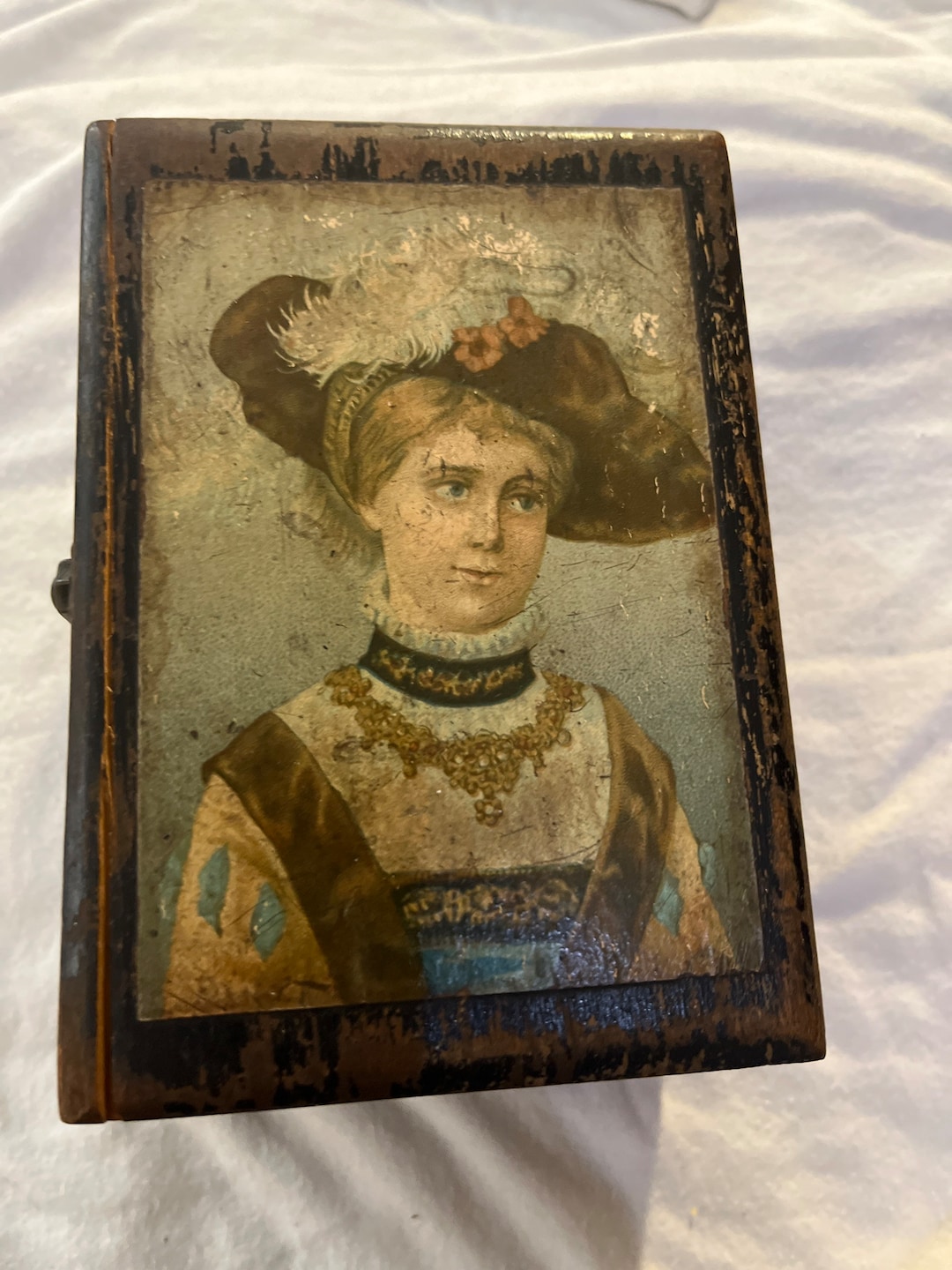 Vintage Victorian Lady Trinket Box - Etsy