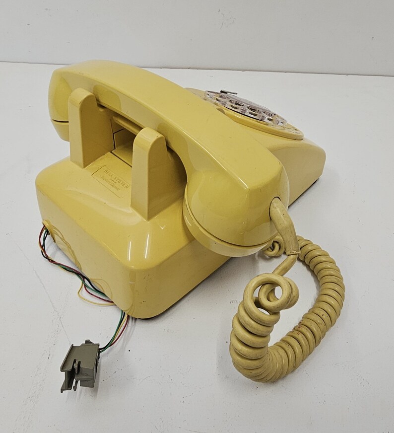 Vintage Bell System Western Electric Harvest Gold Rotary Phone Model ...