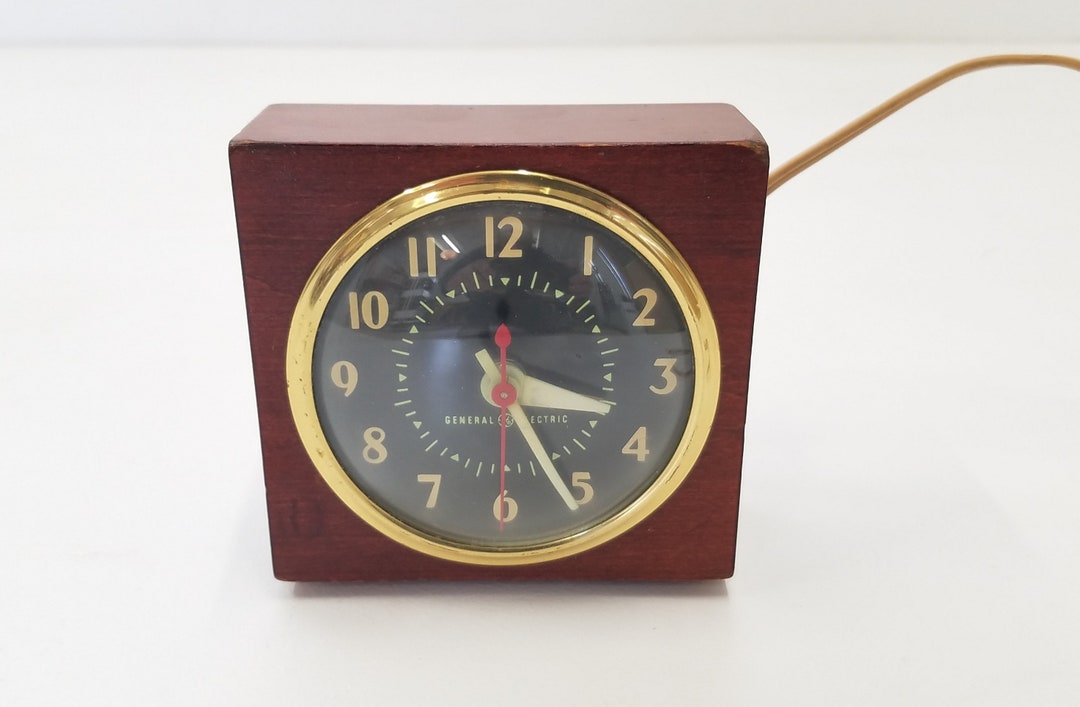 Vintage Mid-century General Electric Alarm Clock Model 7H273 - Glow in ...