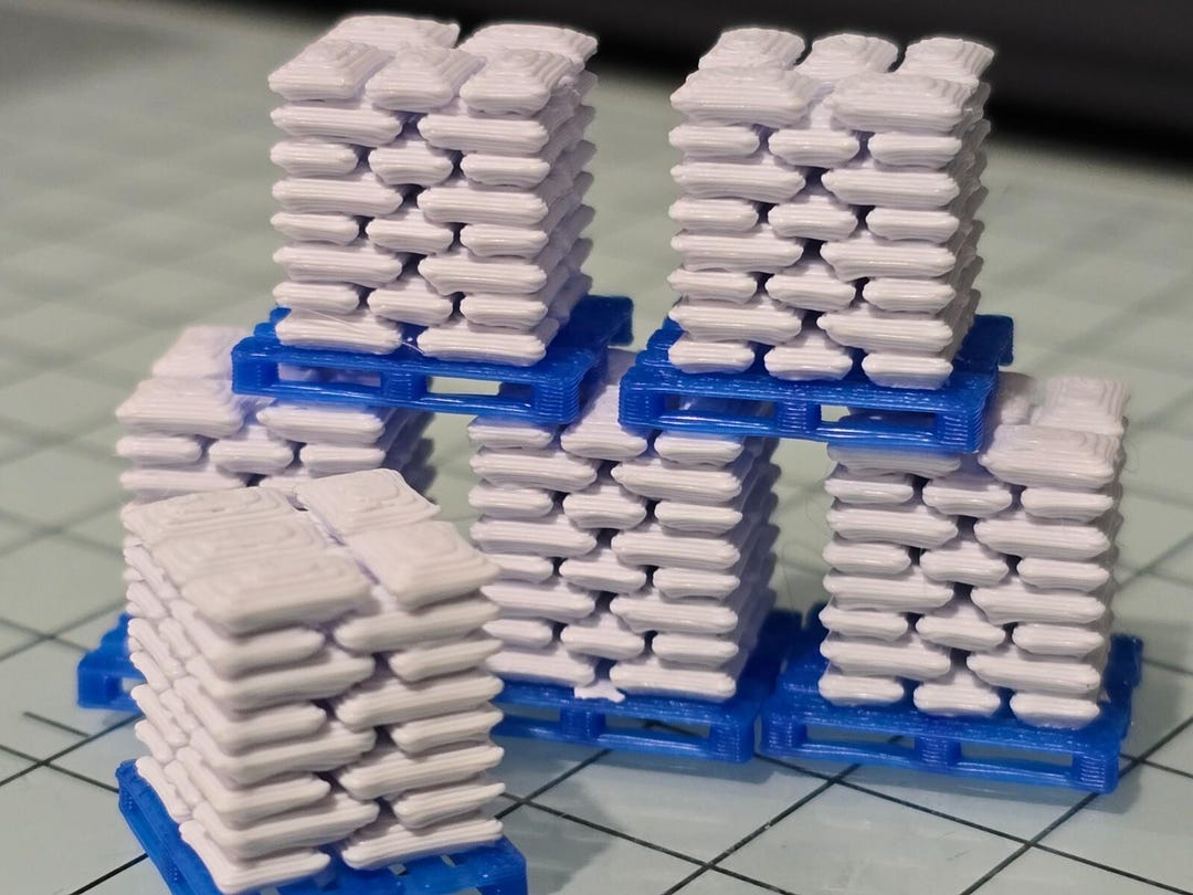 Pallets of White Sacks Blue Pallet OO Gauge 1:76 Scale Model Railway (6 ...