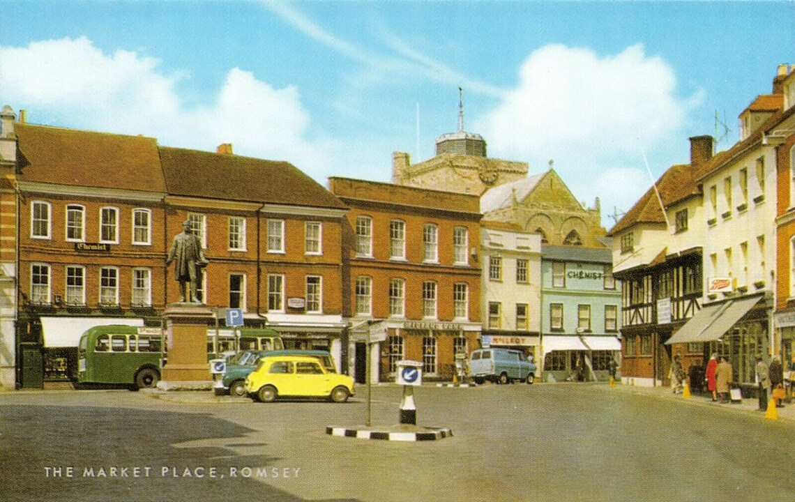Vintage Hampshire Postcard the Market Place Romsey Classic - Etsy