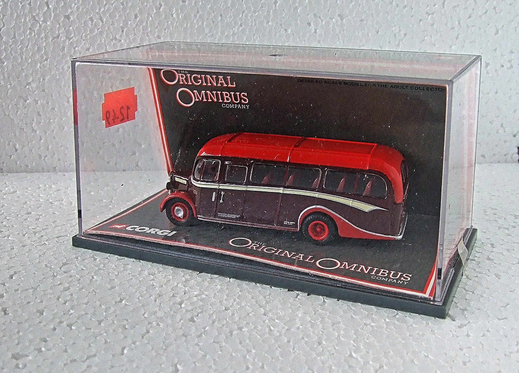 Corgi Original Omnibus 42502 1/76 Scale Bedford OB Coach Hants & Sussex ...