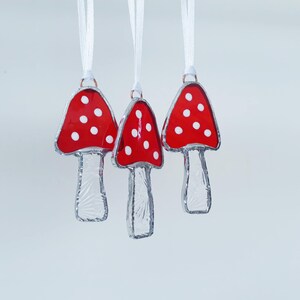Small Stained Glass Toadstool Suncatcher, Mushroom Decor, Red Fly ...