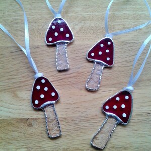 Small Stained Glass Toadstool Suncatcher, Mushroom Decor, Red Fly ...