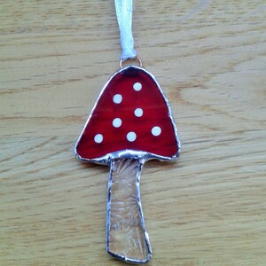 Small Stained Glass Toadstool Suncatcher, Mushroom Decor, Red Fly ...