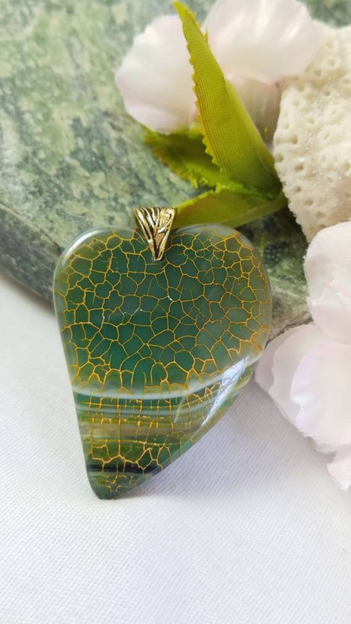 Dragon Veins Agate Pendant, Jade Green Color With Unique Golden Veins ...