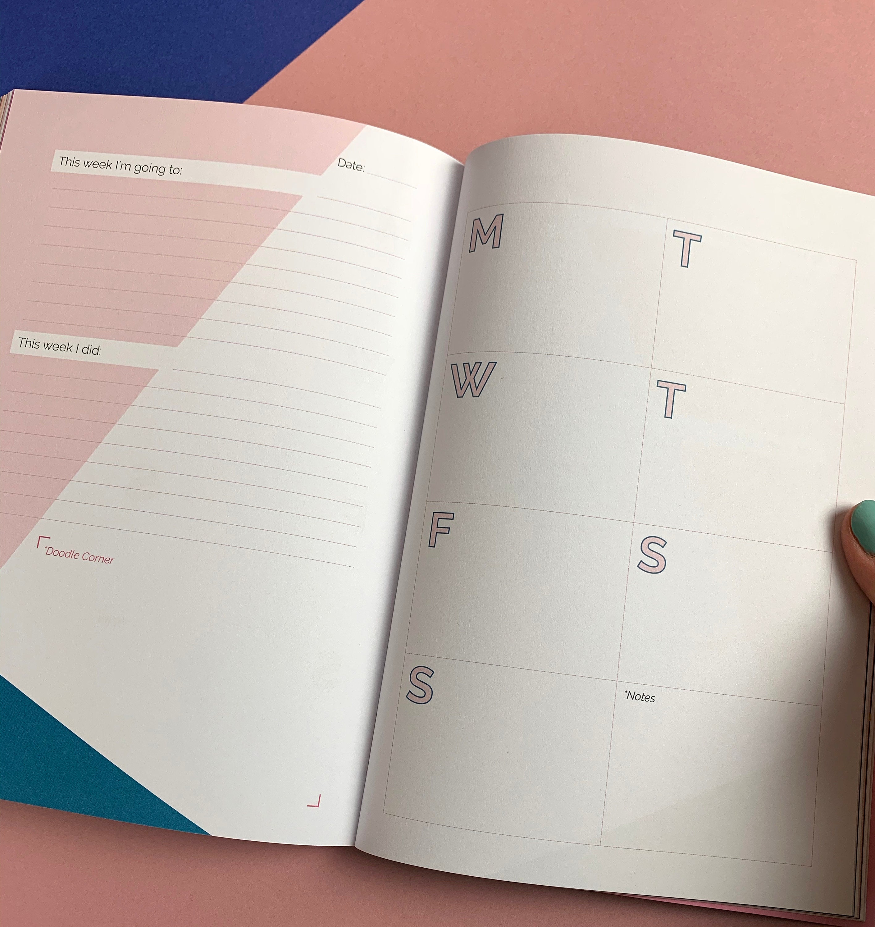 WEEKLY PLANNER DIARY - Kiss Me / Dateless Creative Weekly Planner ...