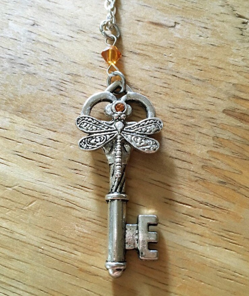 Antique Silver Skeleton Key Victorian Dragonfly in Amber - Etsy Italia