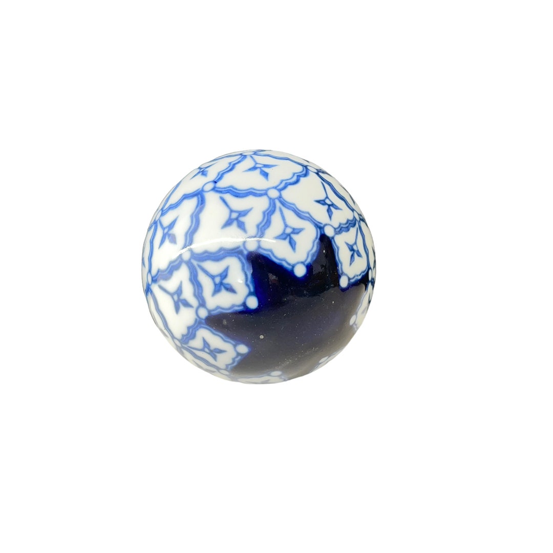 Vintage Chinoiseries Ball Blue and White Decorative Ball Porcelain ...