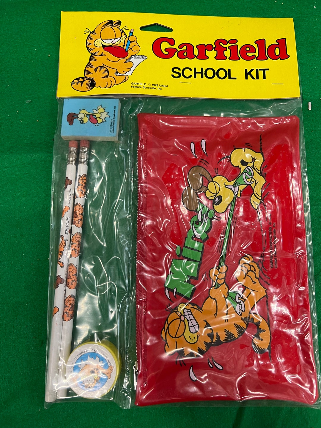 1981 Vintage Garfield School Kit Pencils Pencil Case Eraser & Sharpener ...