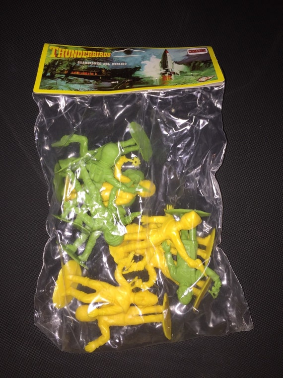 Gerry Anderson Thunderbirds figure set mip 12 figures | Etsy