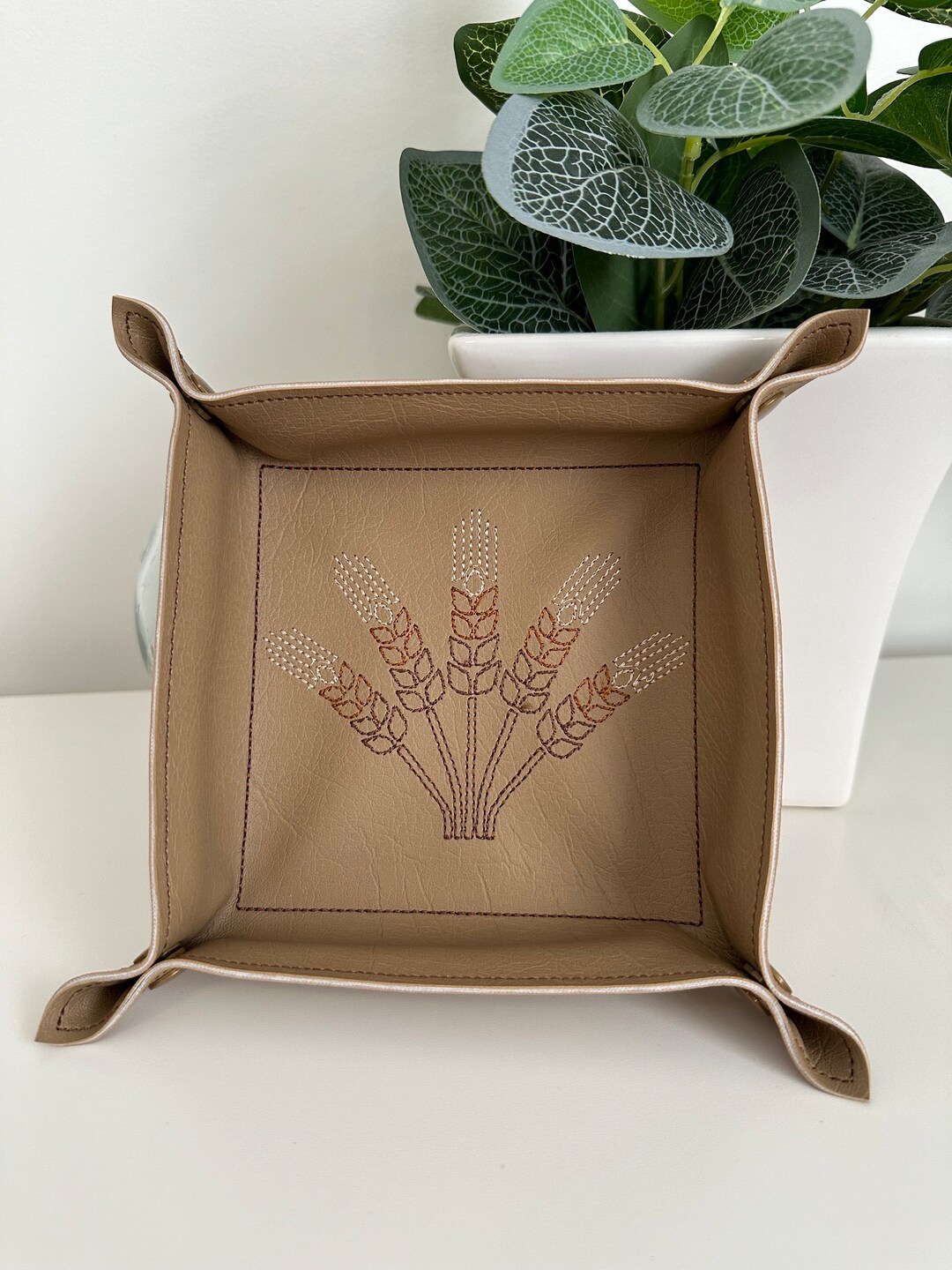 Settlers of Catan Wheat Dice Tray / Trinket Tray / Display Tray - Etsy