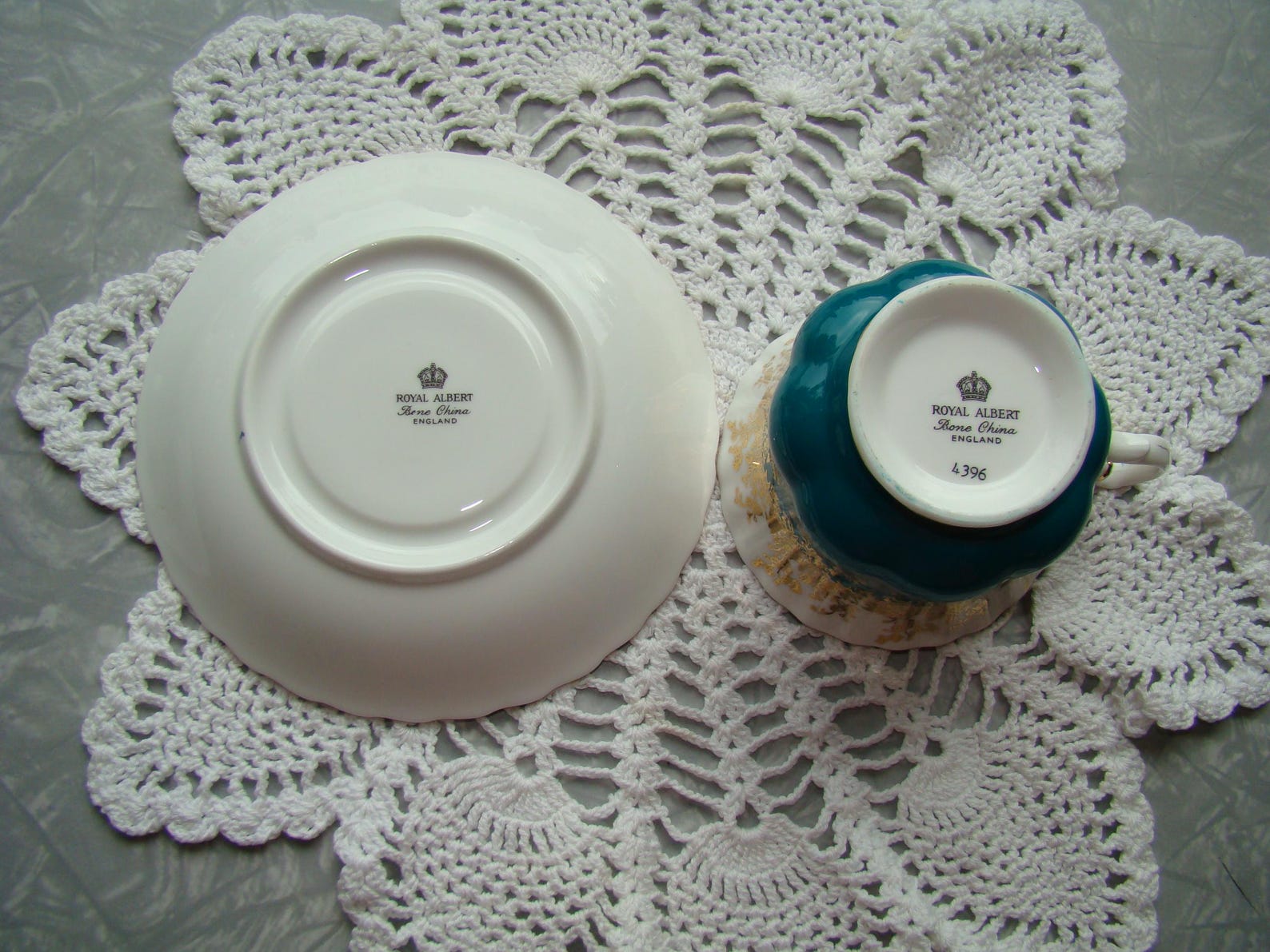 Royal Albert - Regal Series "teal" - Bone China England - Gold Scroll ...