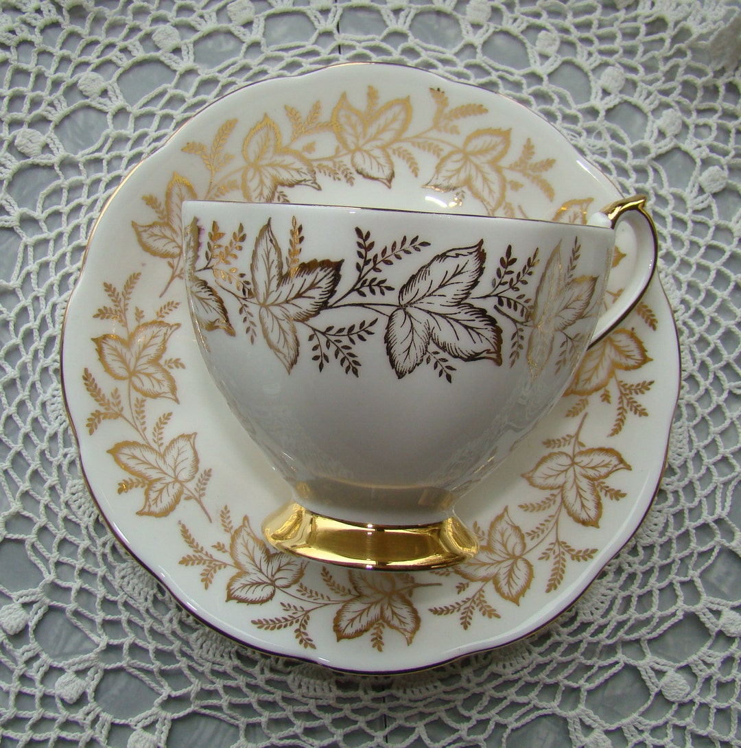 Queen Anne Fine Bone China England Vintage Tea Cup and - Etsy Italia