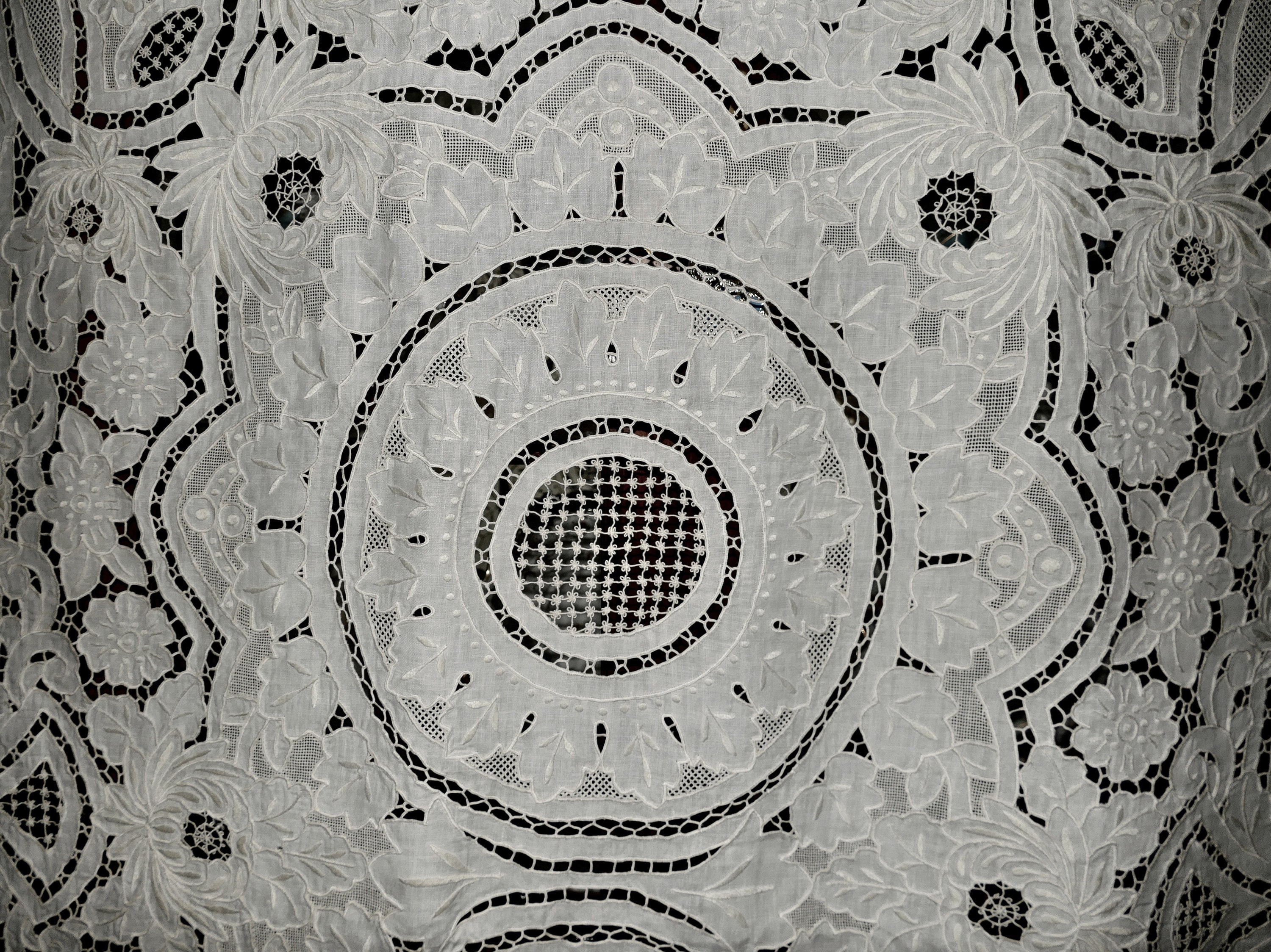 Antique Chinese RICHELIEU CHEE FOO Hand Embroidered Huge Heavy White ...