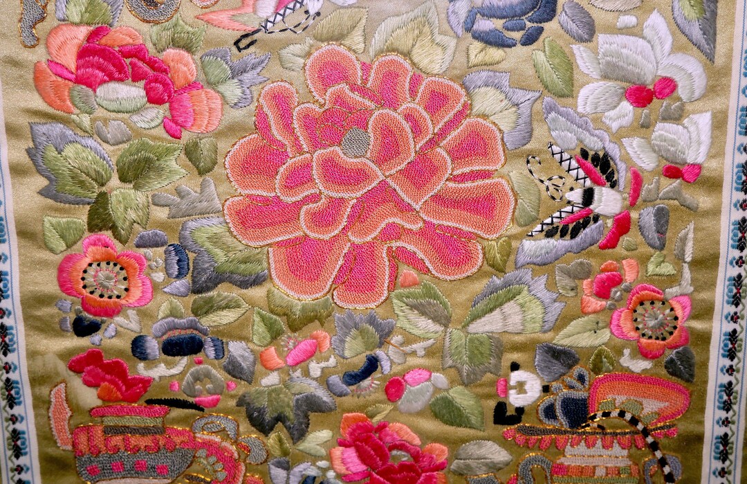 ANTQ Chinese Embroidered Forbidden Stitch Peony Zen Objects Textile ...