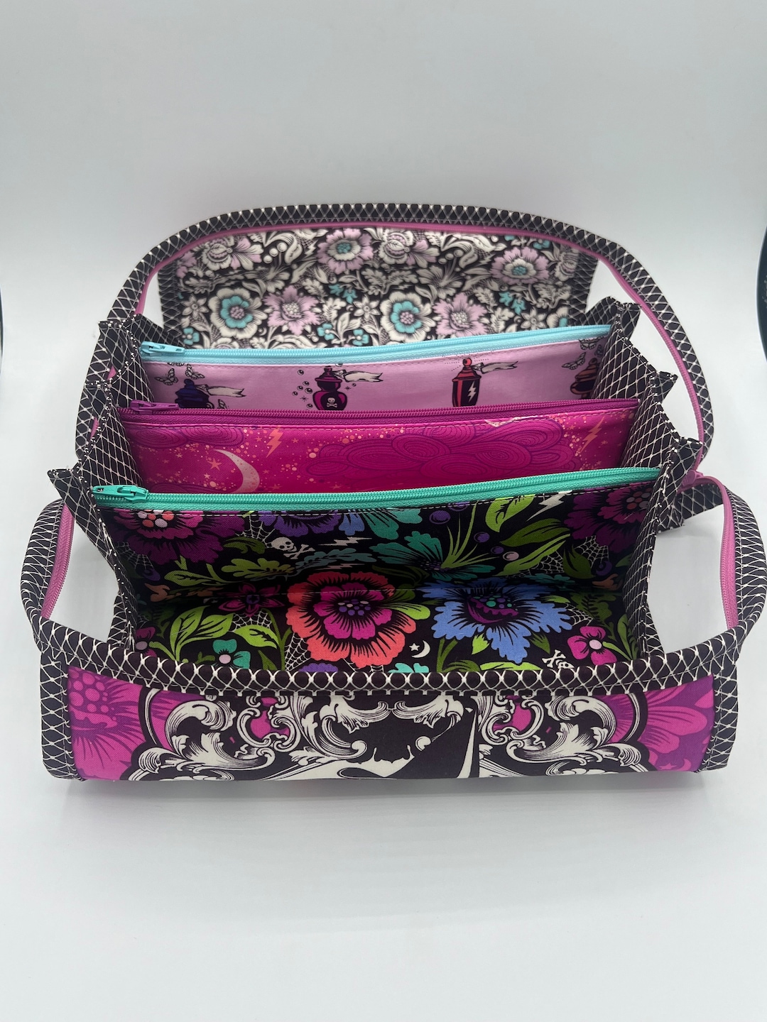 Tula Pink Nightshade Jumbo Pocket Organizer Bag: Zippered Makeup ...
