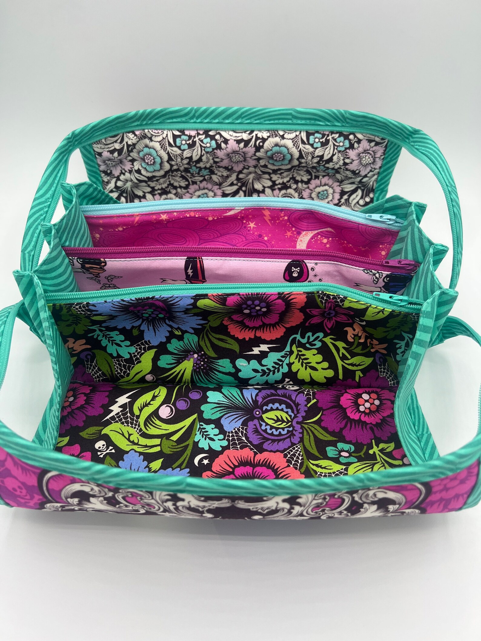 Tula Pink Deja Vu Nightshade Jumbo Pocket Organizer Bag/ 3 Pocket ...